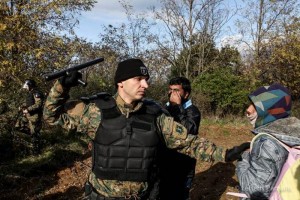 ΕΠΙΘΕΣΗ ΤΗΣ ΑΣΤΥΝΟΜΙΑΣ ΤΗΣ Π.Γ.Δ.Μ. ΣΤΟ ΦΩΤΟΡΕΠΟΡΤΕΡ ΛΕΥΤΕΡΗ ΠΑΡΤΣΑΛΗ ...