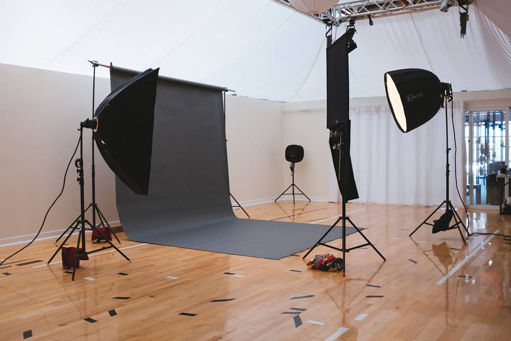 ΣΥΝΑΡΠΑΣΤΙΚΑ ΠΟΡΤΡΕΤΑ ΜΕ ΕΝΑ ΜΟΝΟ STUDIO ΦΩΤΙΣΤΙΚΟ! – Photonet: για το ...