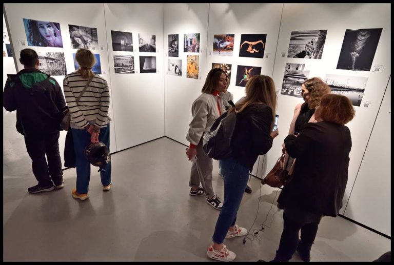 PHOTONET GALLERY: ΑΠΟ 3 ΩΣ 6 ΜΑΡΤΙΟΥ ΣΤΟ ΧΩΡΟ ΤΕΧΝΗΣ “ΜΕΛΑΝΥΘΡΟΣ ...